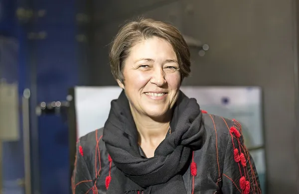Komisarka Violeta Bulc na obisku v Luki Koper - Primorske novice