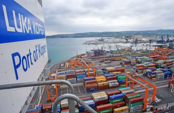 Luka Koper tudi uradno del nove svilne poti - Primorske novice