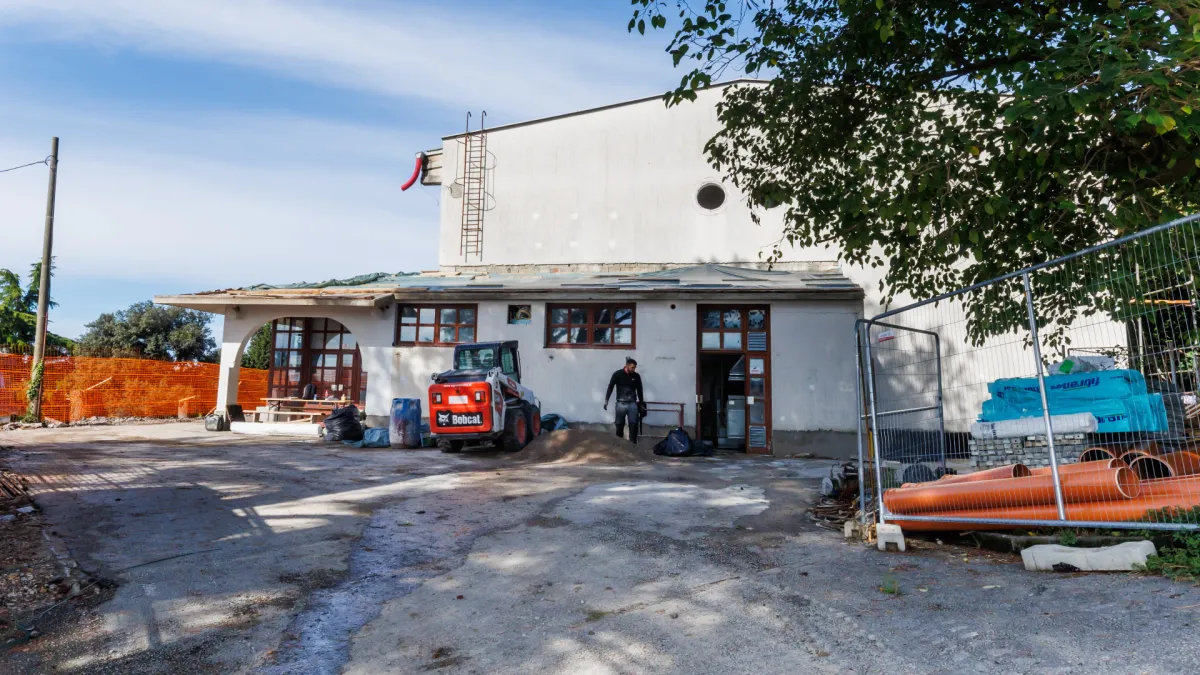 Dijaki srednje pomorske šole v Portorožu še dobre tri mesece brez ...