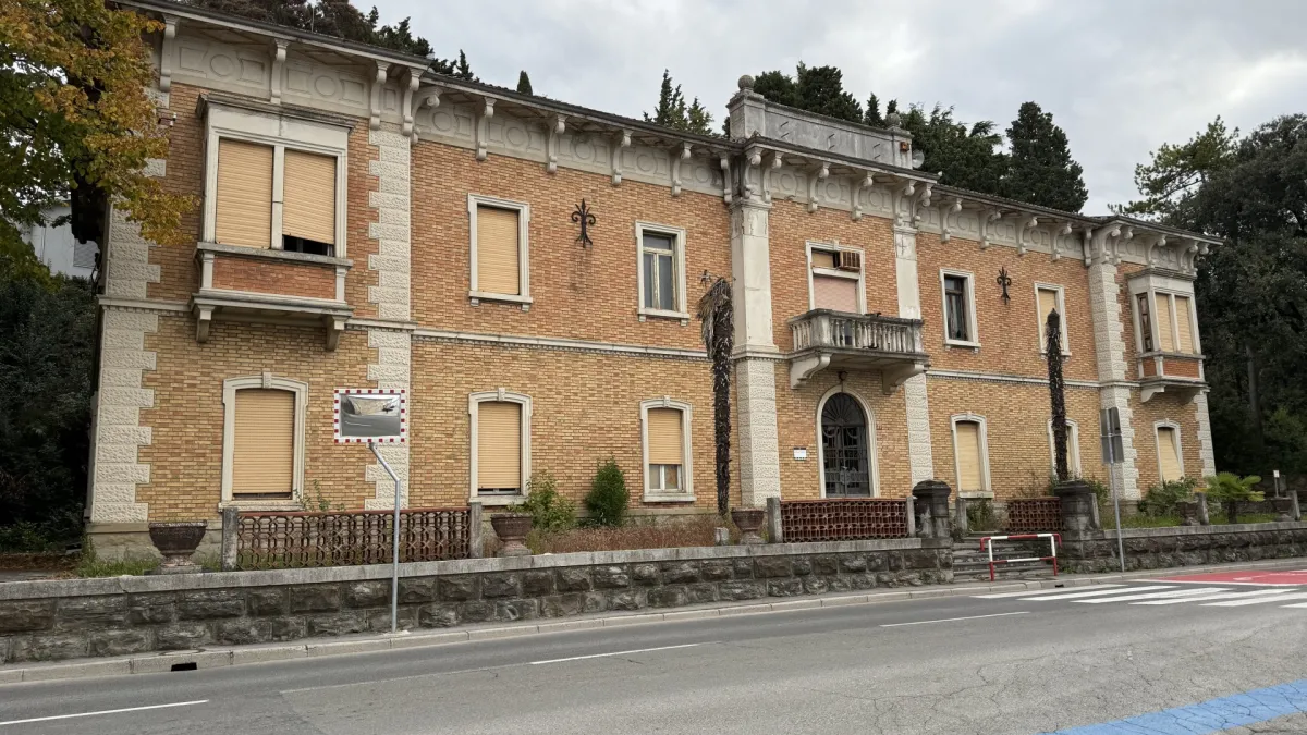 preberi.si - Izet Rastoder kupil nekdanjo upravno stavbo Droge